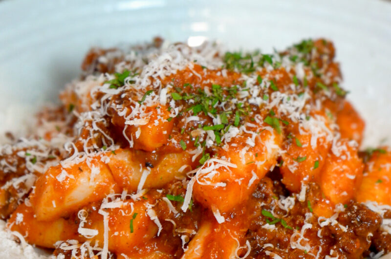 Gochujang Bolognese Tteokbokki – A Bold, Spicy Korean-Italian Fusion ...