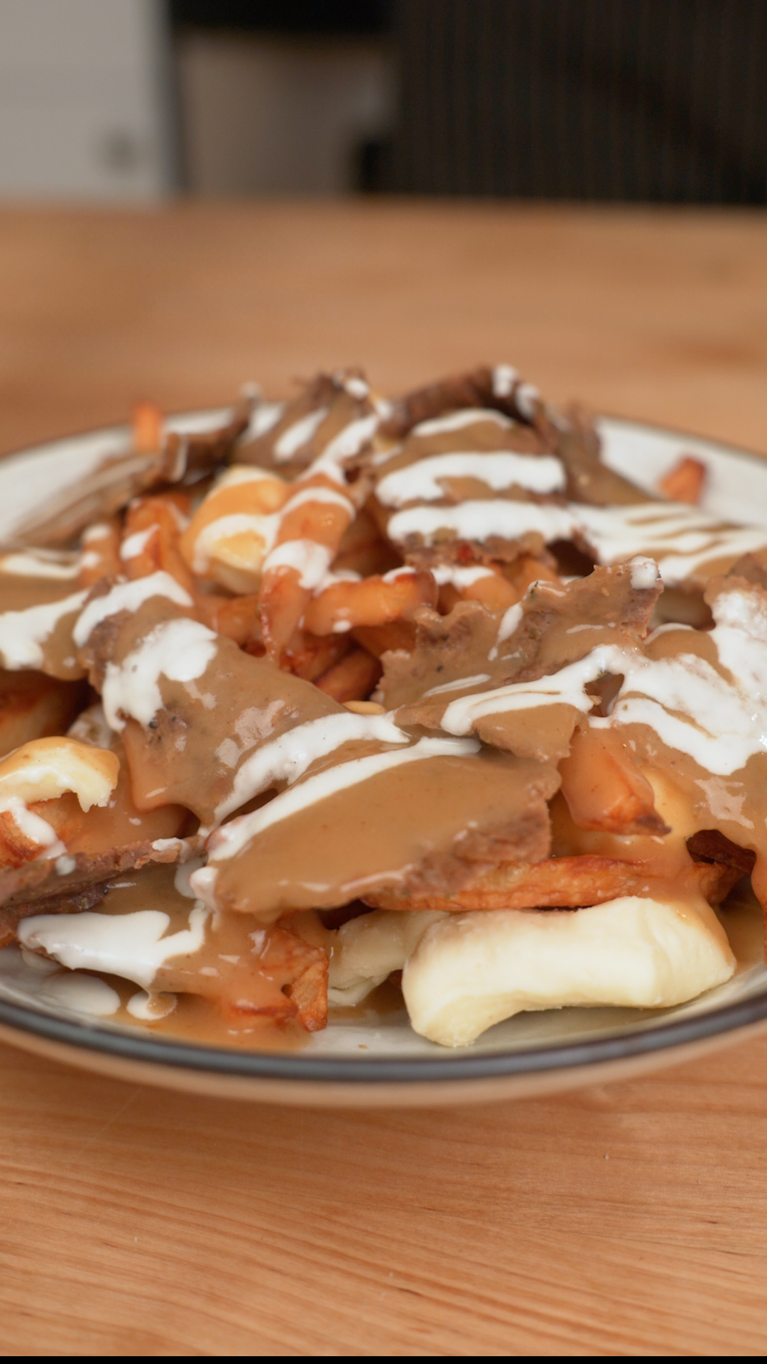 Shawarma Poutine (A Canadian–Middle Eastern Fusion Done Right ...